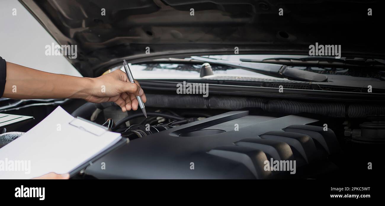 Car maintenance checklist clipboard hi-res stock photography and images ...
