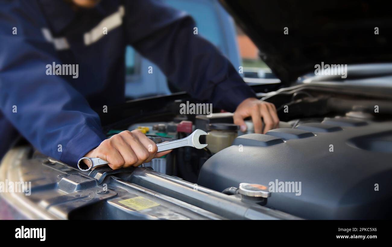 Car maintenance service hi-res stock photography and images - Alamy