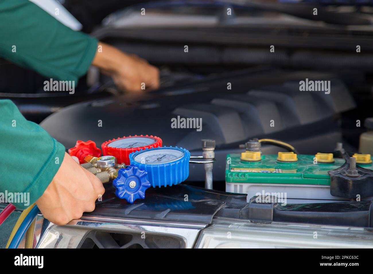 Car air conditioner check service, leak detection, fill refrigerant ...