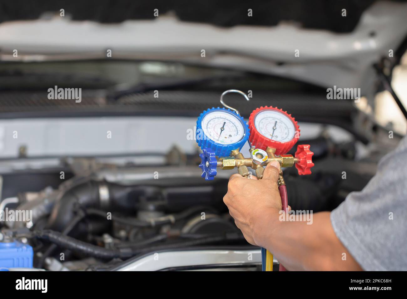 Car air conditioner check service, leak detection, fill refrigerant ...