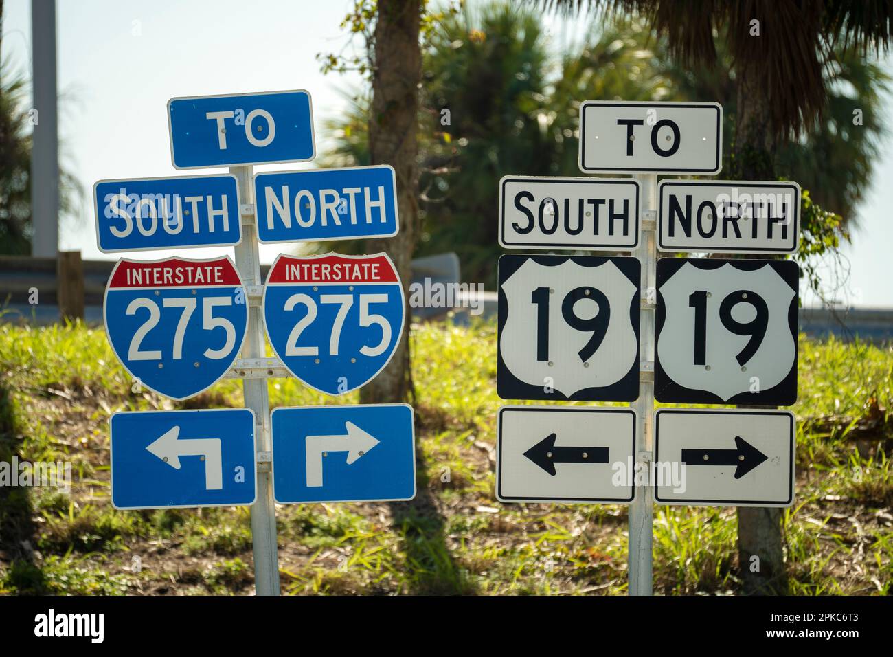 Blue direstional road sign indicating direction to I-275 freeway ...