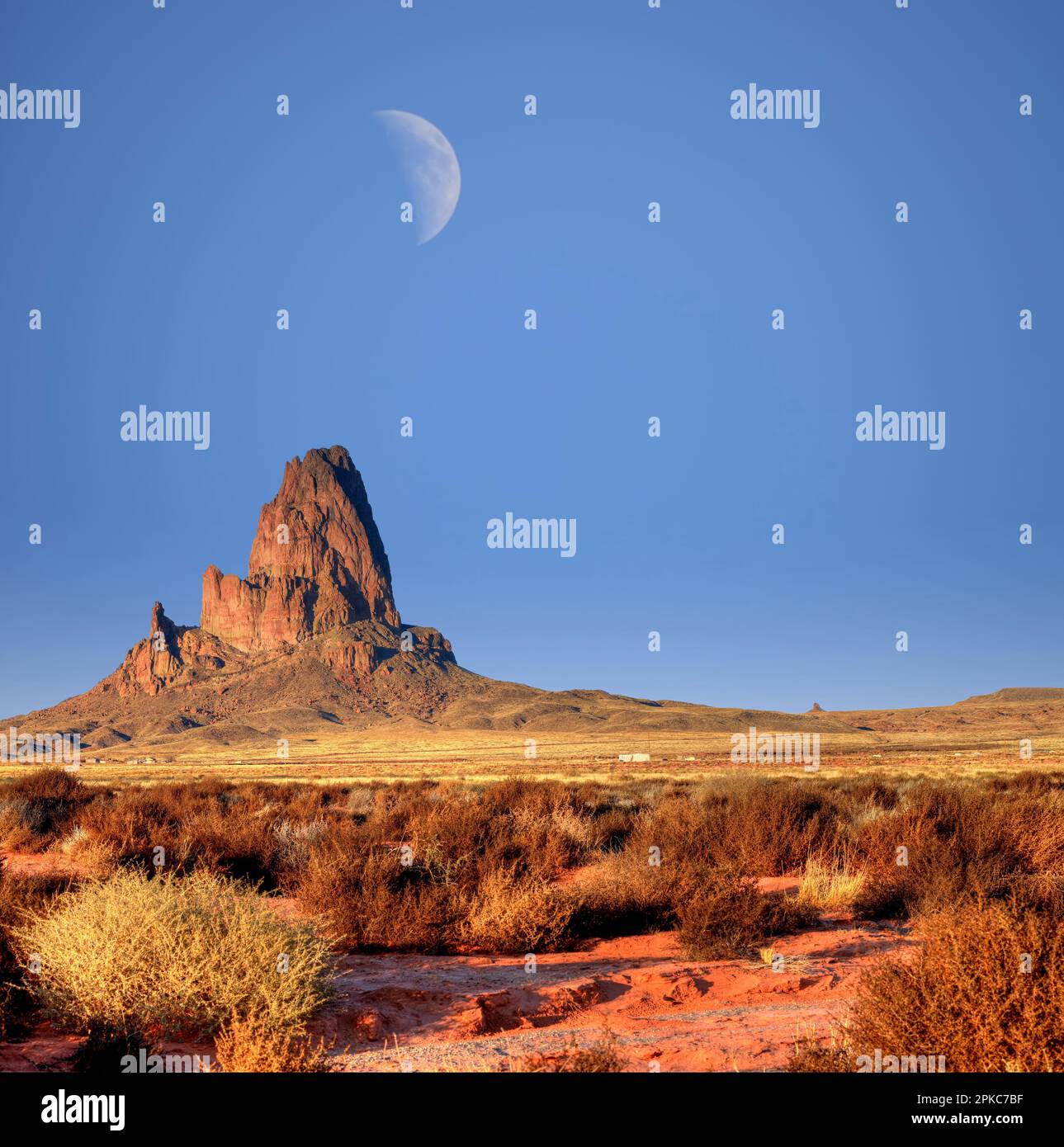 Moon over grand canyon arizona hi-res stock photography and images - Alamy