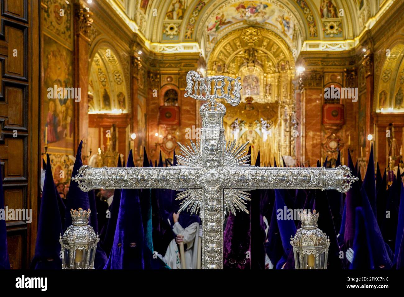 Cruz de Guía de la Hermandad de la Macarena in the recently opened door ...