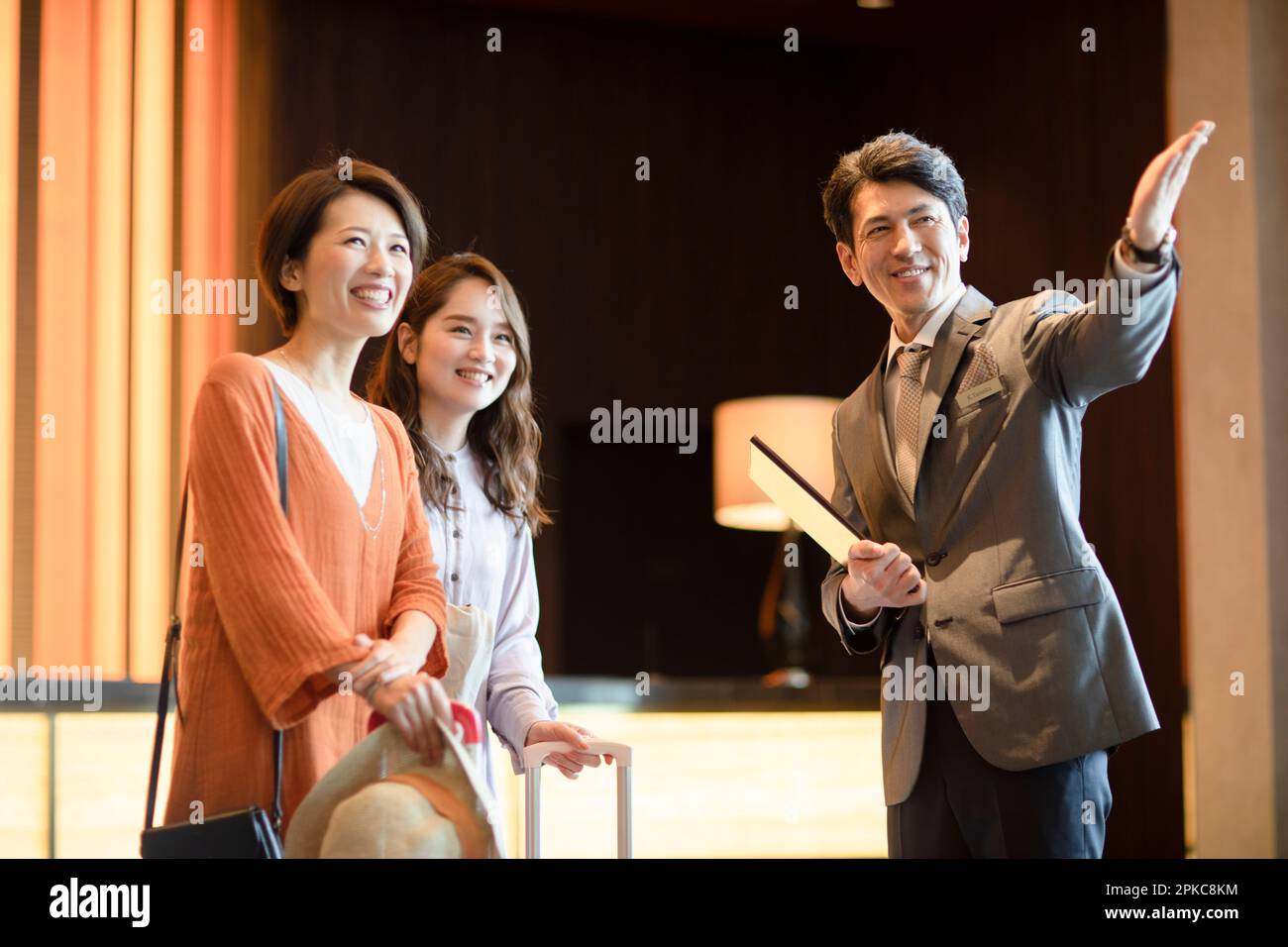 Hotel staff customers hi-res stock photography and images - Alamy