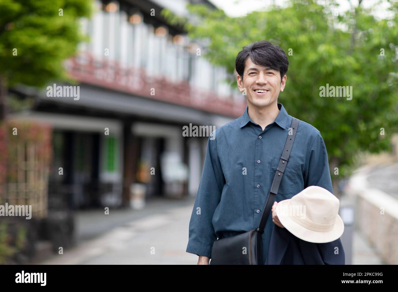 Person sightseeing hi-res stock photography and images - Alamy