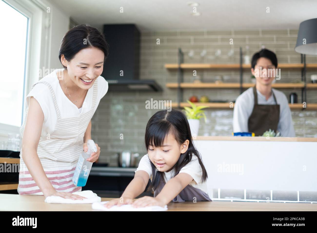 Family cleaning hi-res stock photography and images - Alamy