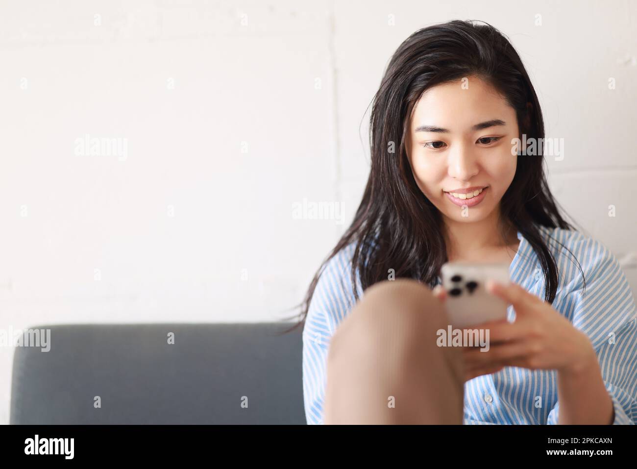 Asian on zoom meeting hi-res stock photography and images - Alamy