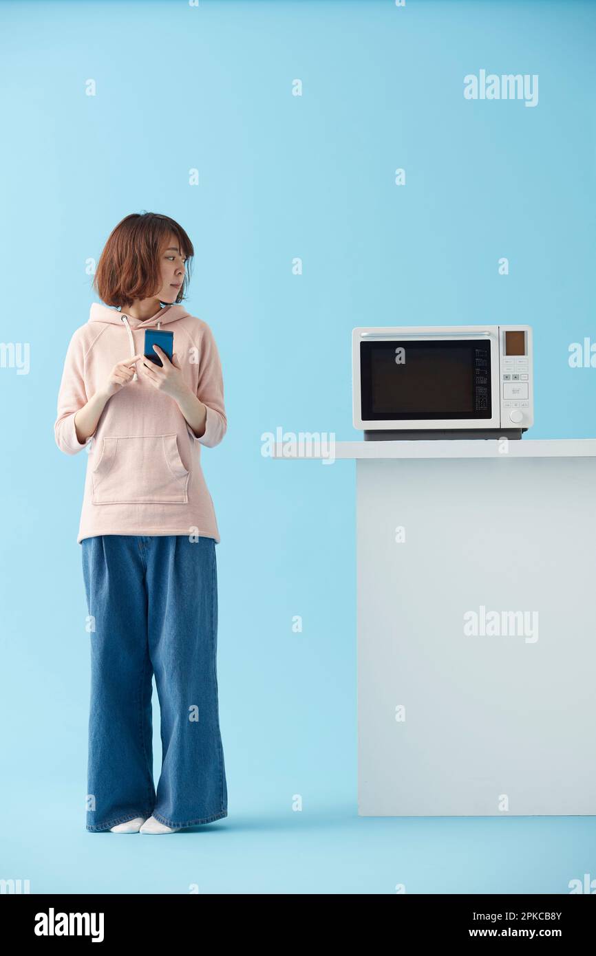 Smart microwave oven hi-res stock photography and images - Alamy