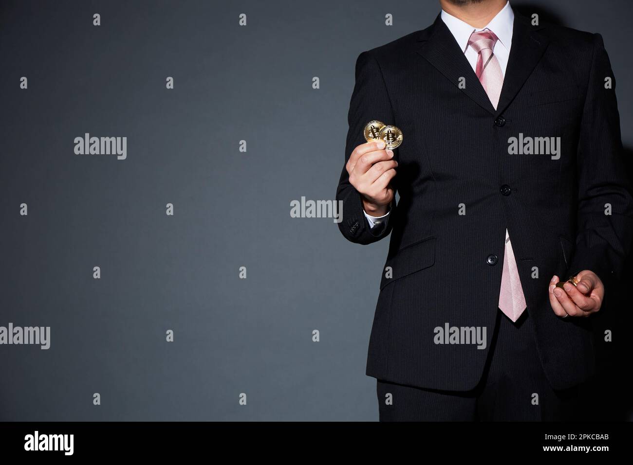 Faceless man in suit hi-res stock photography and images - Alamy