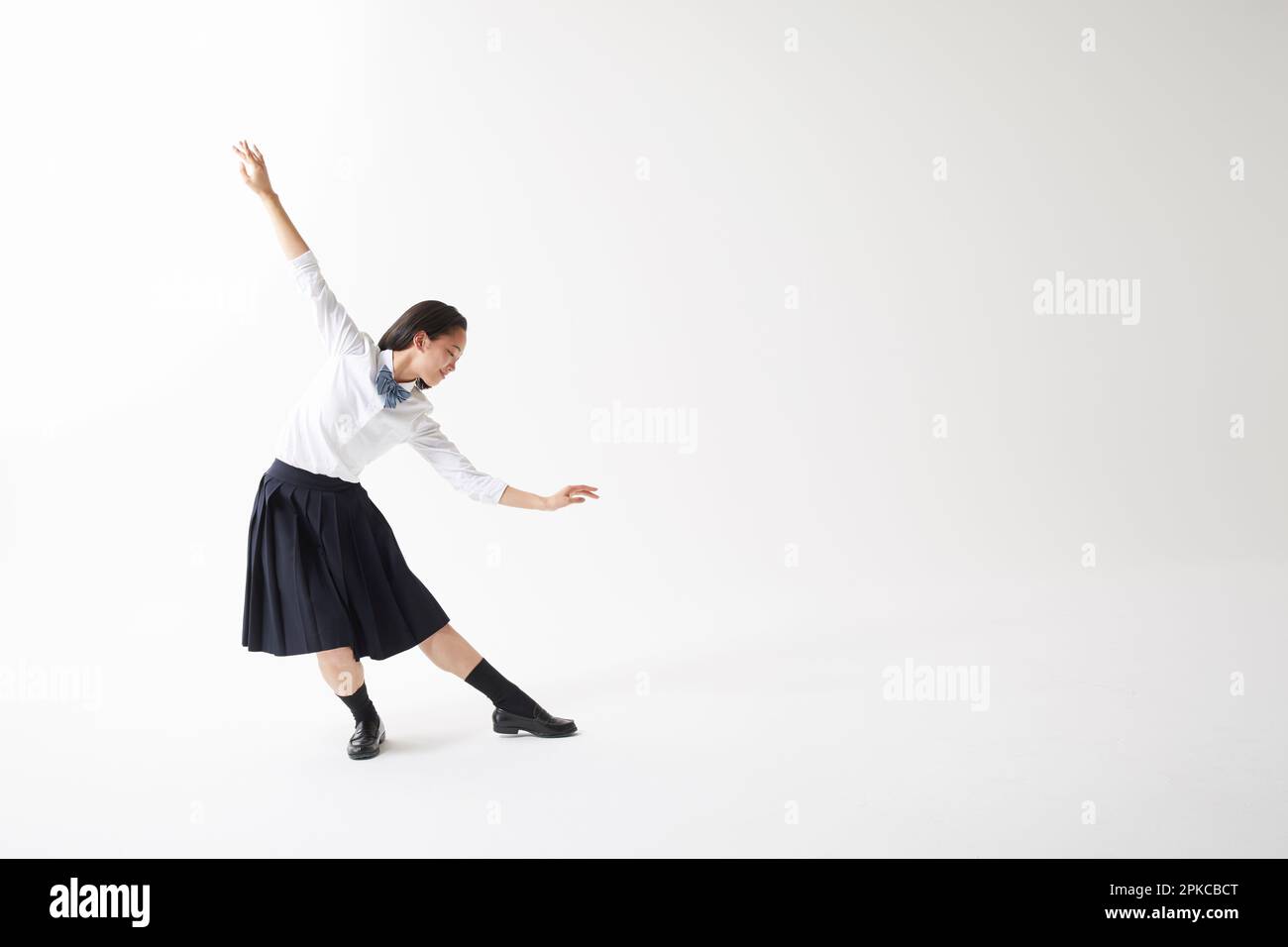 Japanese school girls dancing hi-res stock photography and images - Alamy