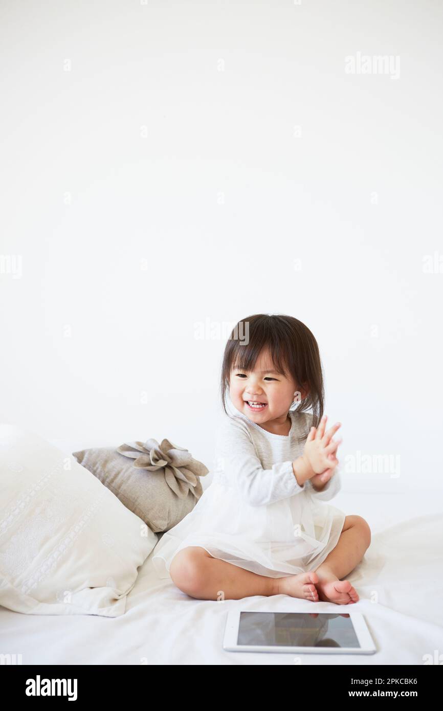 Clapping game children hi-res stock photography and images - Alamy
