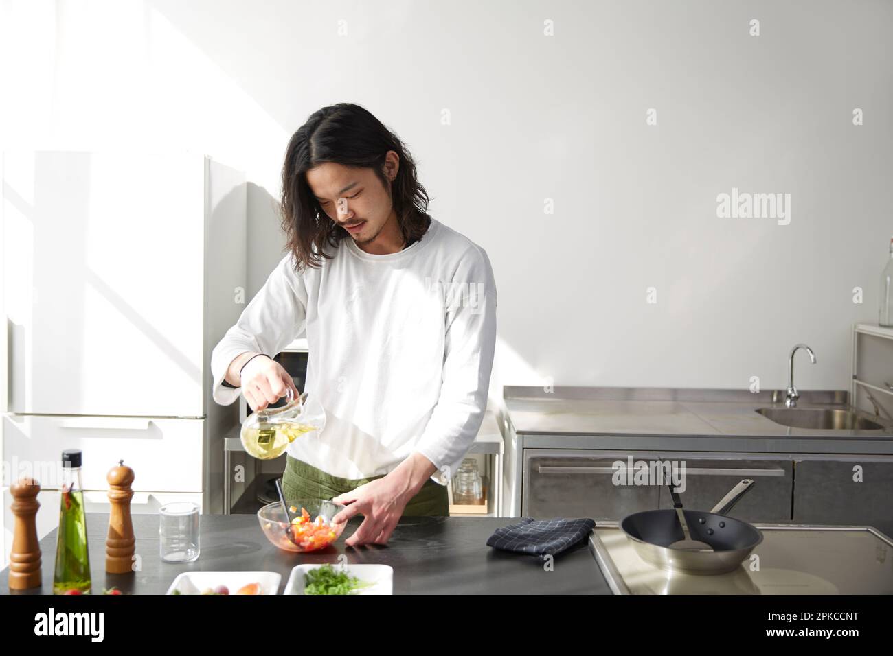 Cook counter hi-res stock photography and images - Alamy