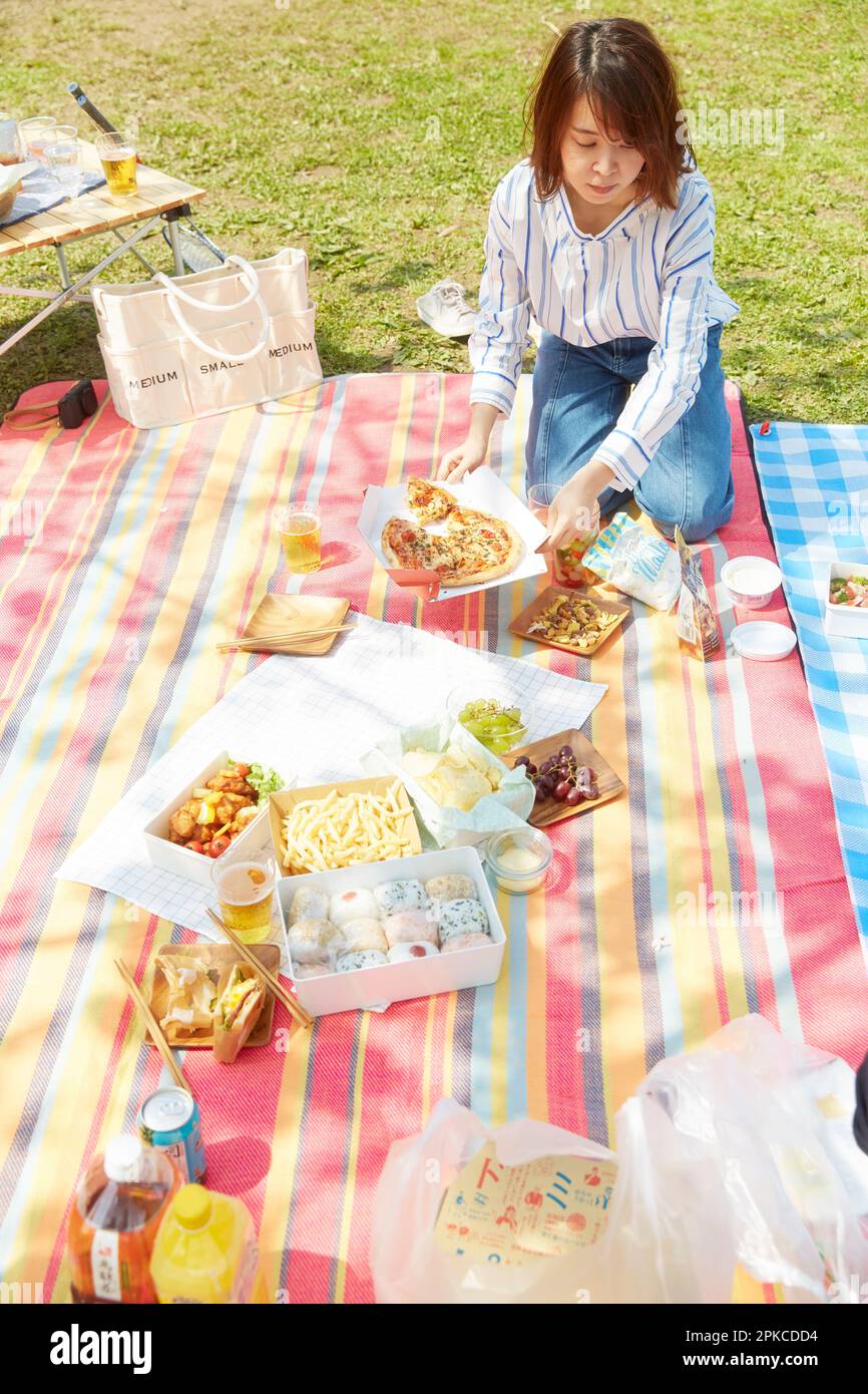 Women preparing for Hanami Stock Photo - Alamy