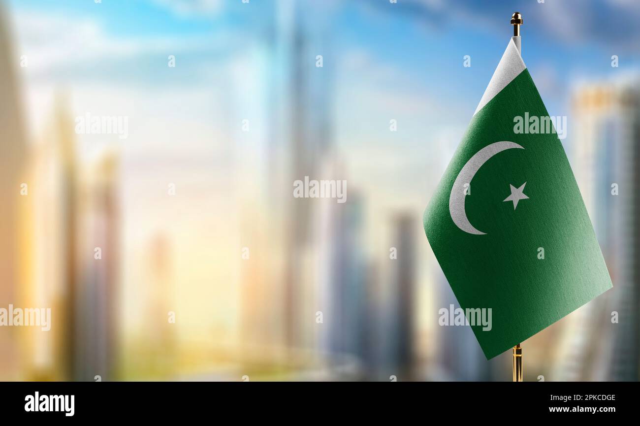 Pakistan flag on flag pole hi-res stock photography and images - Alamy