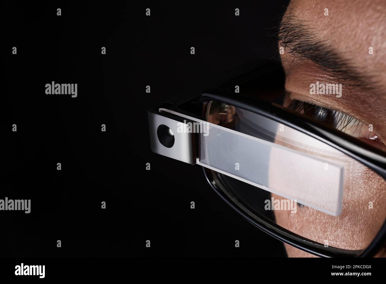 Man wearing Smart Glasses Stock Photo - Alamy