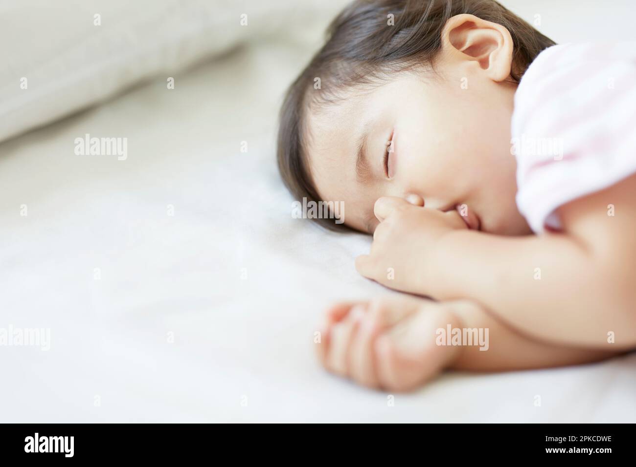Sleeping soundly hi-res stock photography and images - Alamy