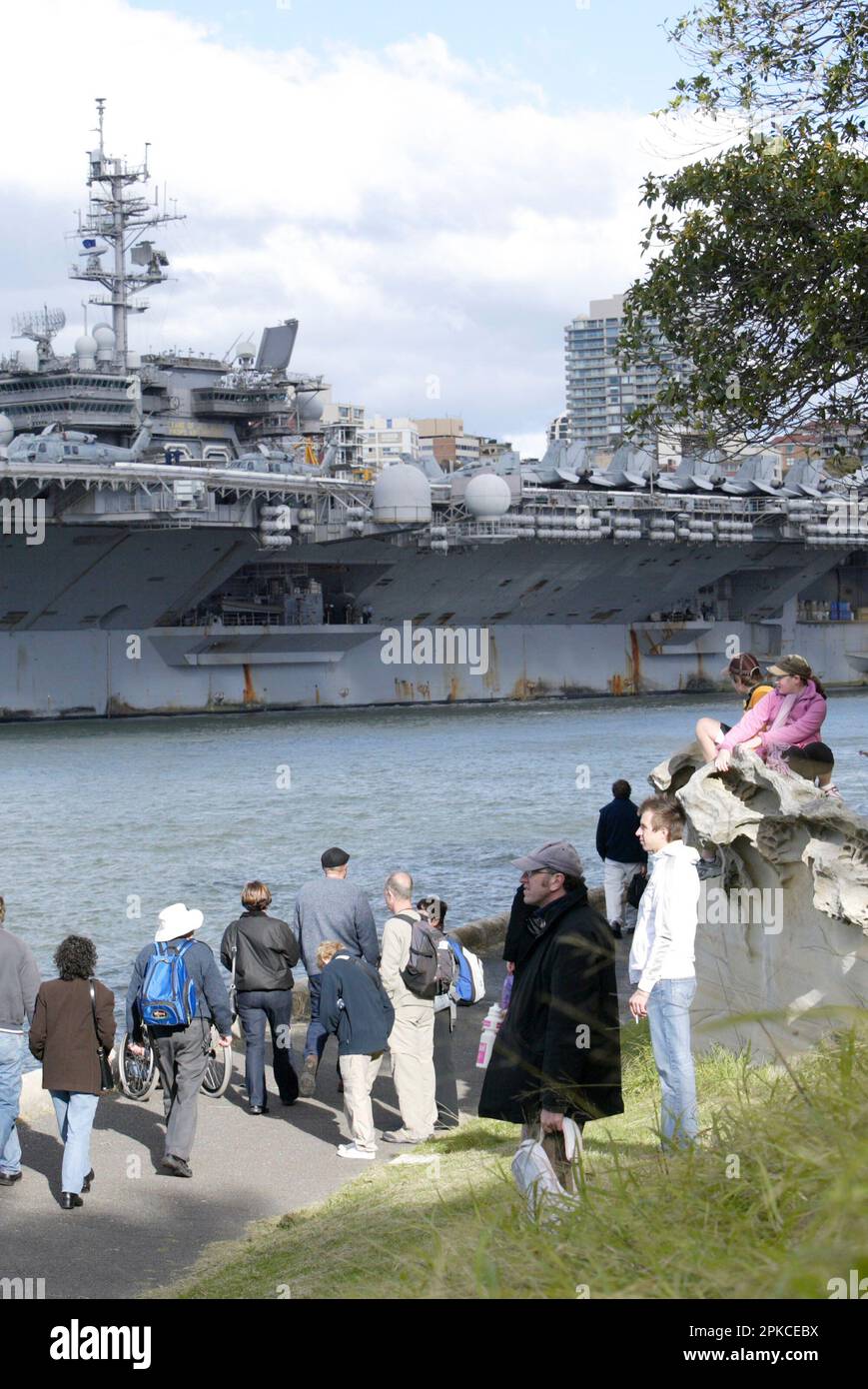 Uss kitty hawk hi-res stock photography and images - Alamy