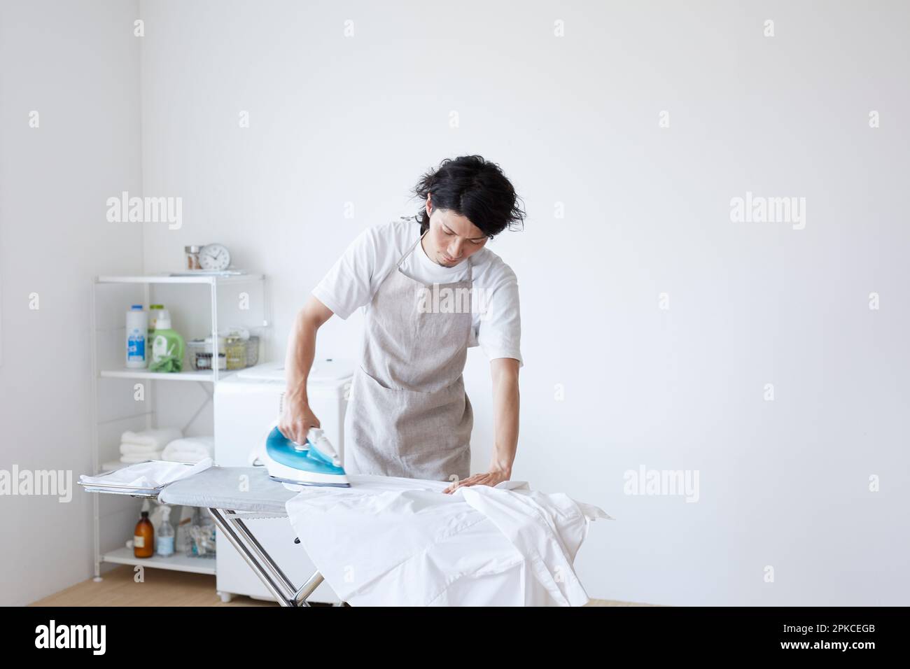 Man in crisp white hi-res stock photography and images - Alamy