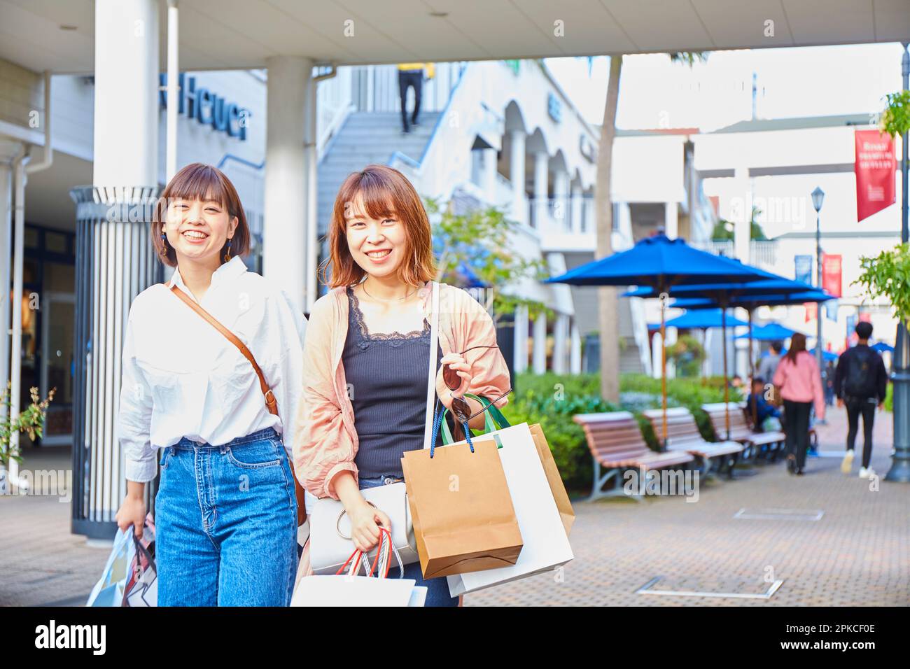 Japan shopping mall outlet hi-res stock photography and images - Alamy
