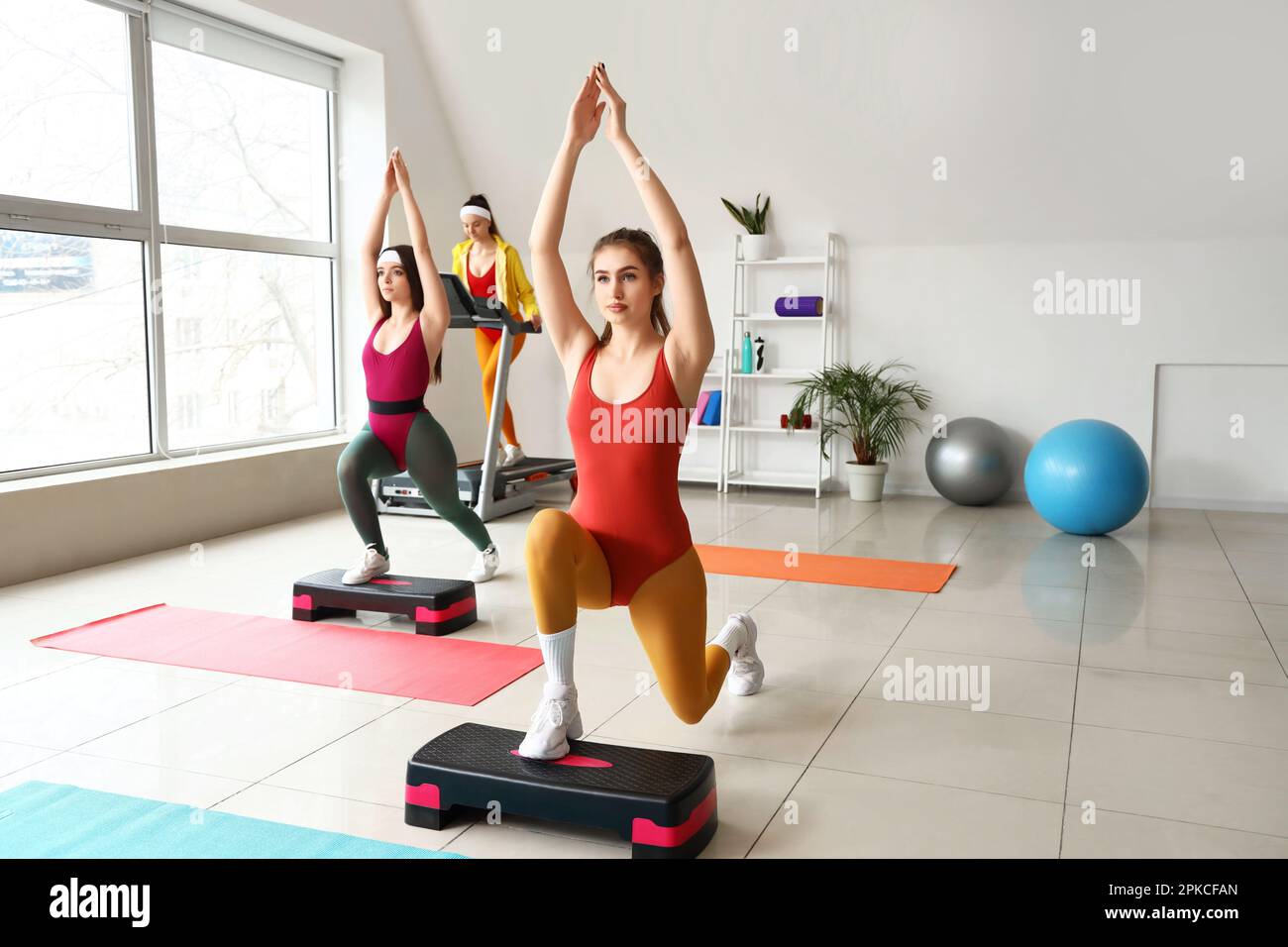 Aerobic steppers hi-res stock photography and images - Alamy