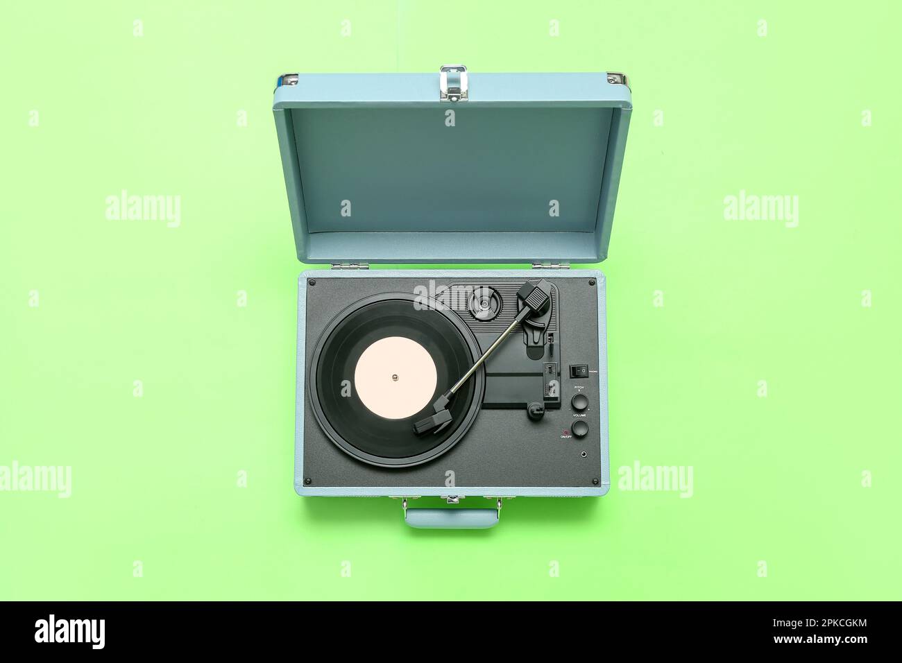 Green vinyl player hi-res stock photography and images - Alamy