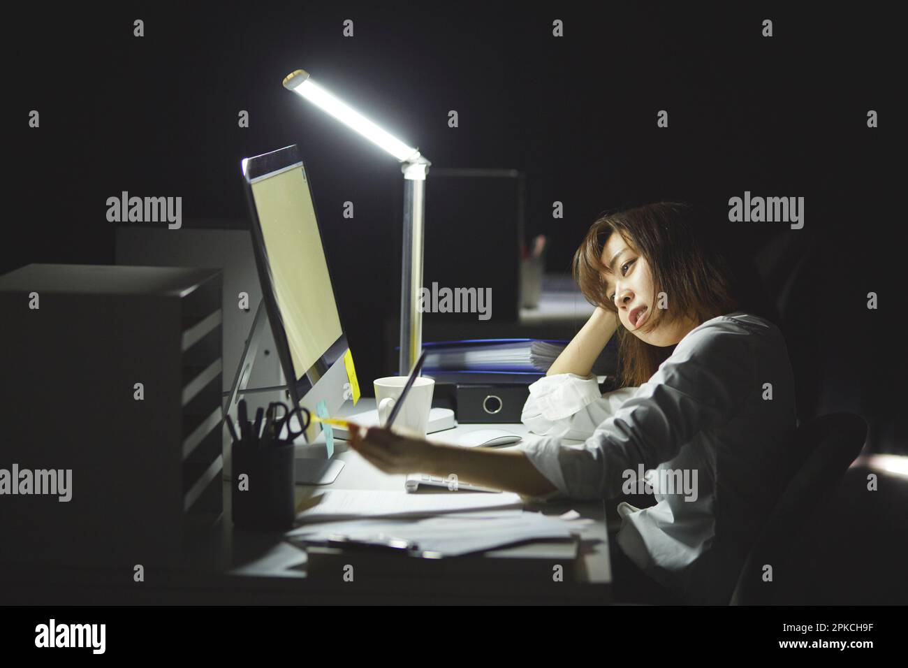 Overtime thinking hi-res stock photography and images - Alamy