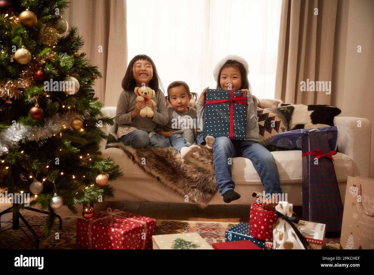 Open present wrapping hi-res stock photography and images - Alamy