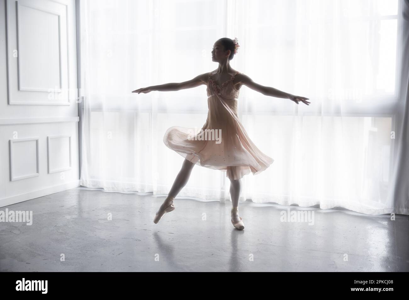 Asian ballerina hi-res stock photography and images - Alamy