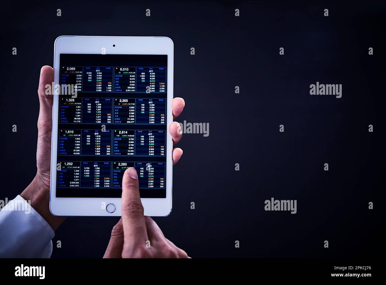 Checking stocks hi-res stock photography and images - Alamy