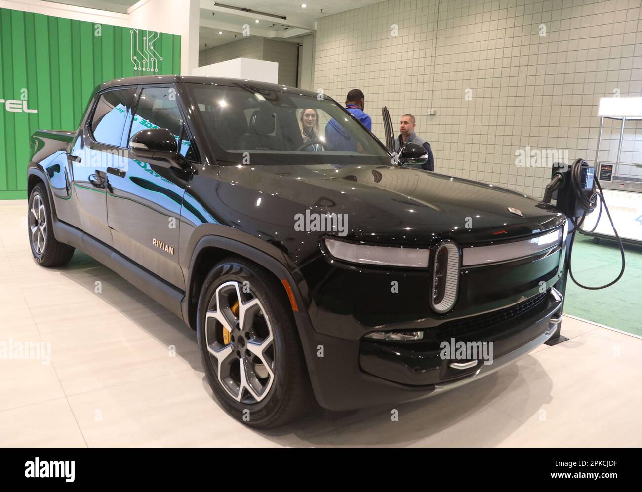 Rivian r1t auto show hi-res stock photography and images - Alamy
