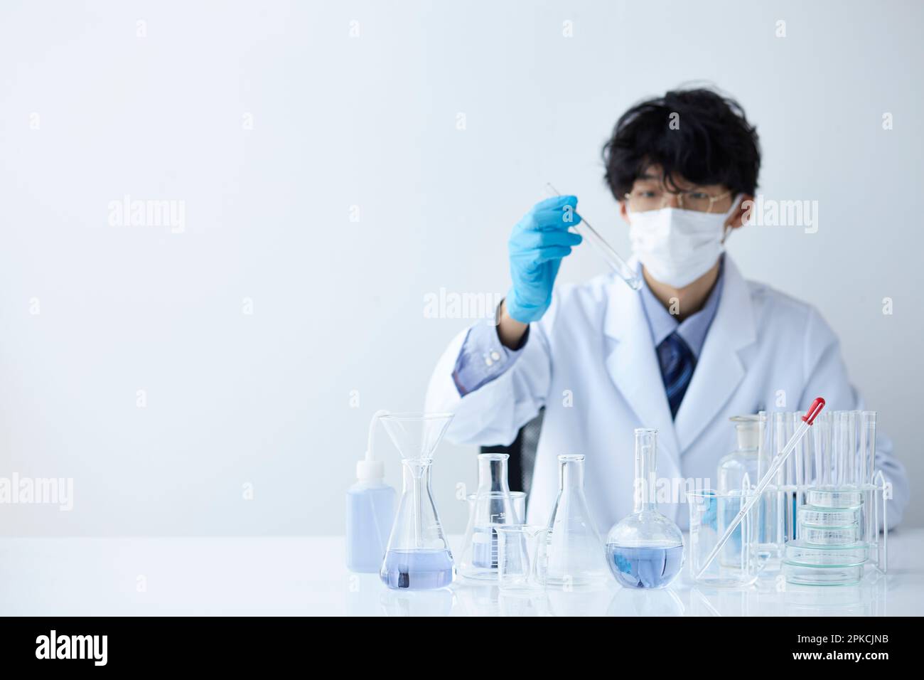 Generic science experiment hi-res stock photography and images - Alamy