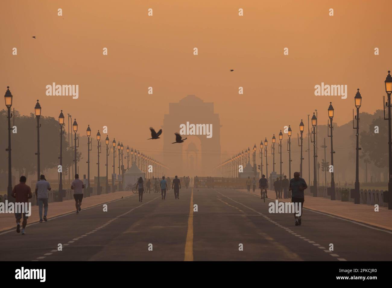 Beautiful Misty Morning of India Gate, Morning View, New Delhi Stock ...