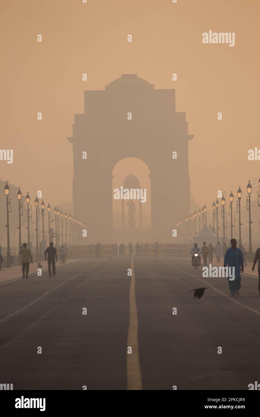 Beautiful Misty Morning of India Gate, Morning View, New Delhi Stock ...