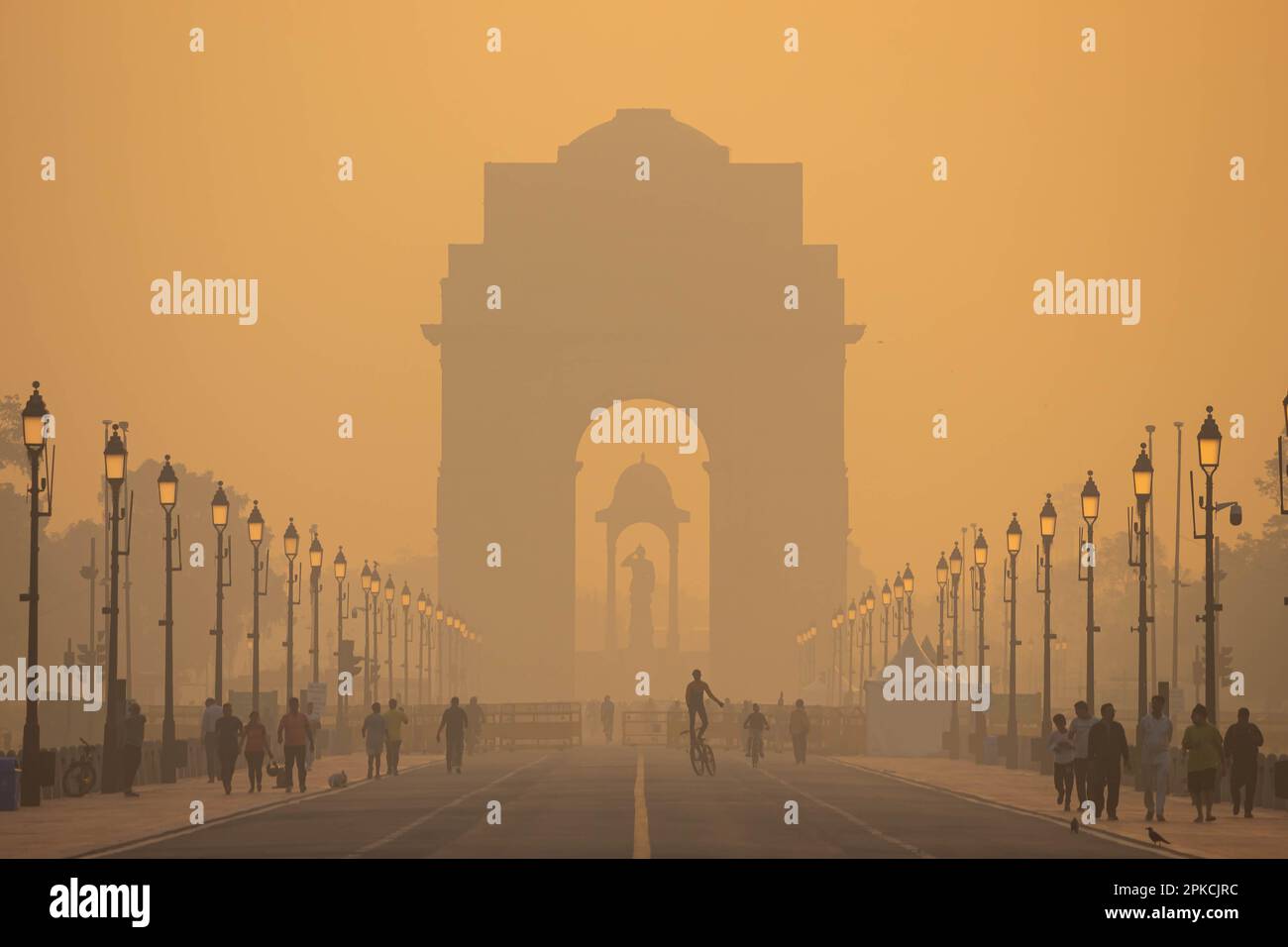 Beautiful Misty Morning of India Gate, Morning View, New Delhi Stock ...