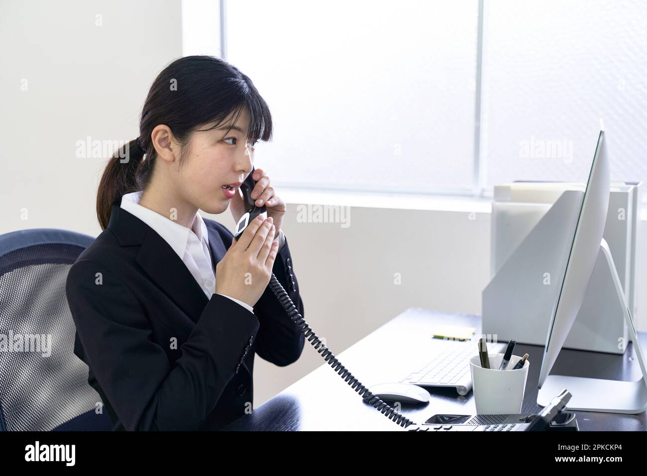 Employee intern office hi-res stock photography and images - Alamy