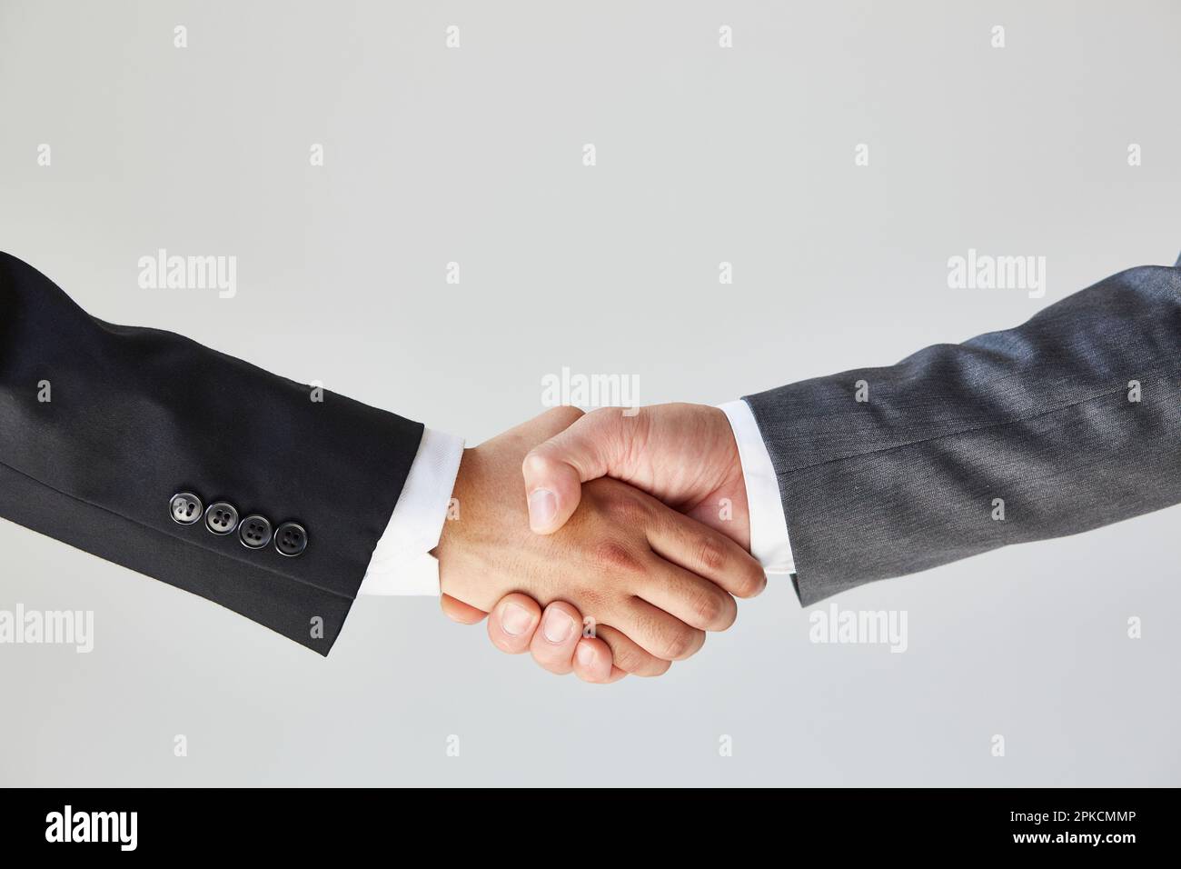 Asian shake handshake hi-res stock photography and images - Alamy