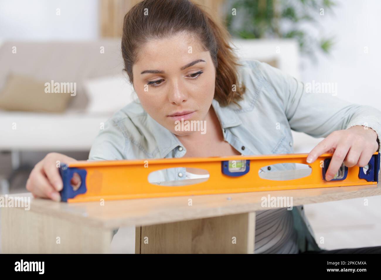 Leveling kitchen hi-res stock photography and images - Alamy