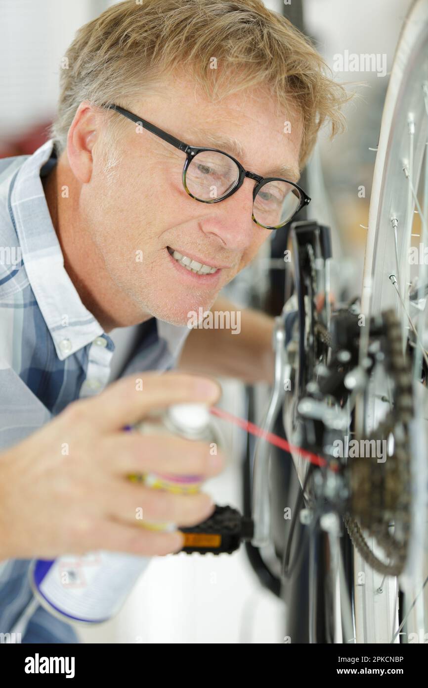 Repair of bicycles hi-res stock photography and images - Alamy