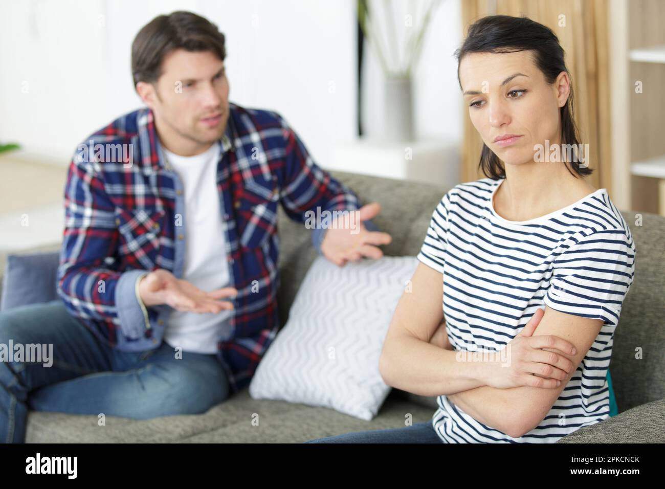 Screaming at each other hi-res stock photography and images - Alamy