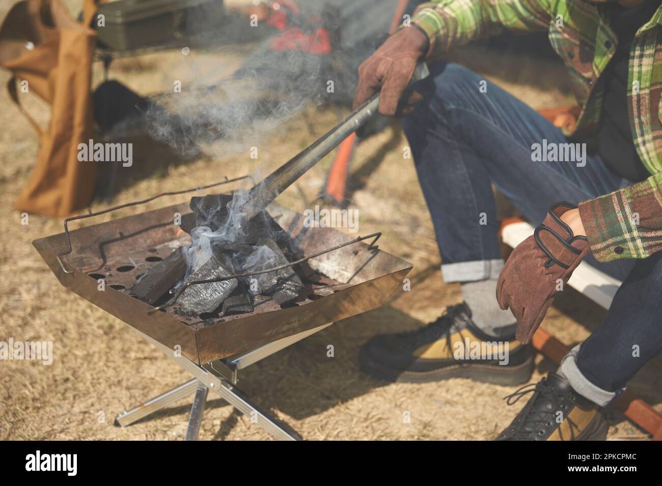 Building on fire japan hi-res stock photography and images - Alamy