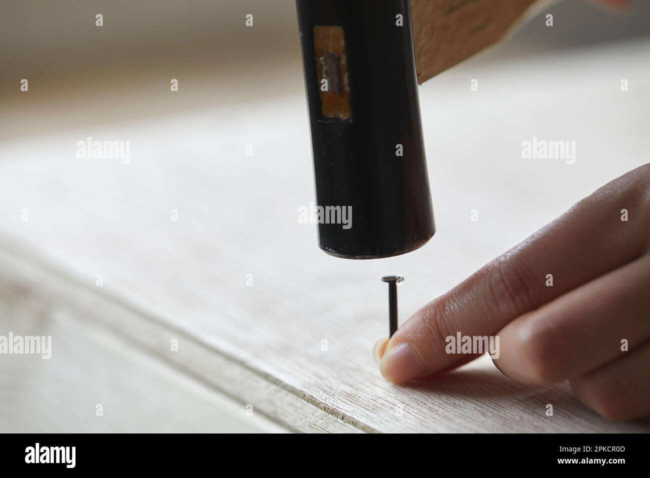 Hammer tapping hi-res stock photography and images - Alamy