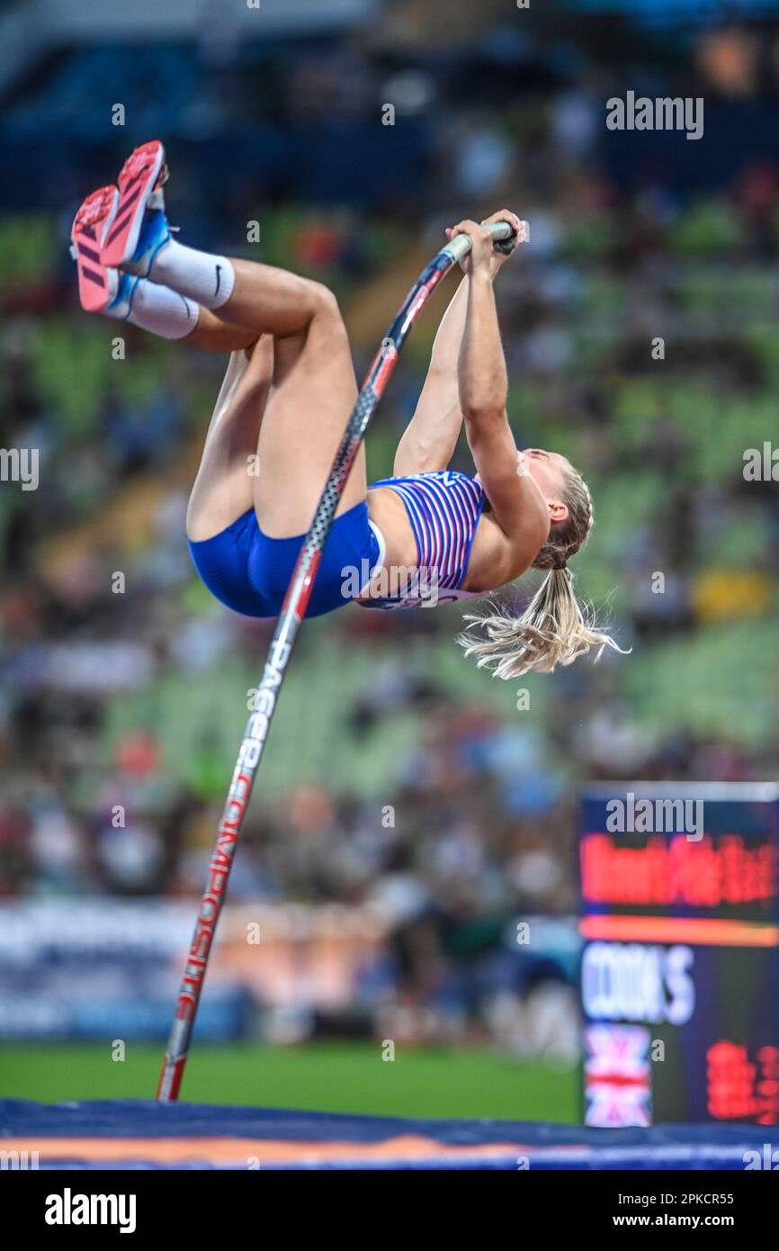 Sophie cook pole vault hi-res stock photography and images - Alamy