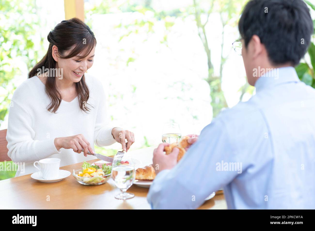 Businessman eating breakfast hi-res stock photography and images - Alamy