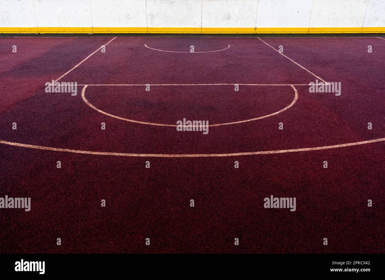 White dividing line of the sports field Stock Photo - Alamy