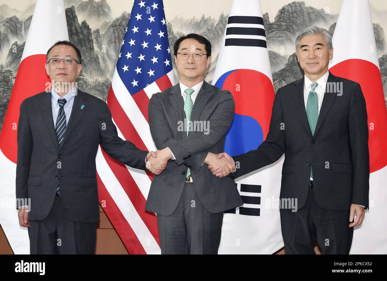 (From L) Takehiro Funakoshi, director general of the Japanese Foreign ...