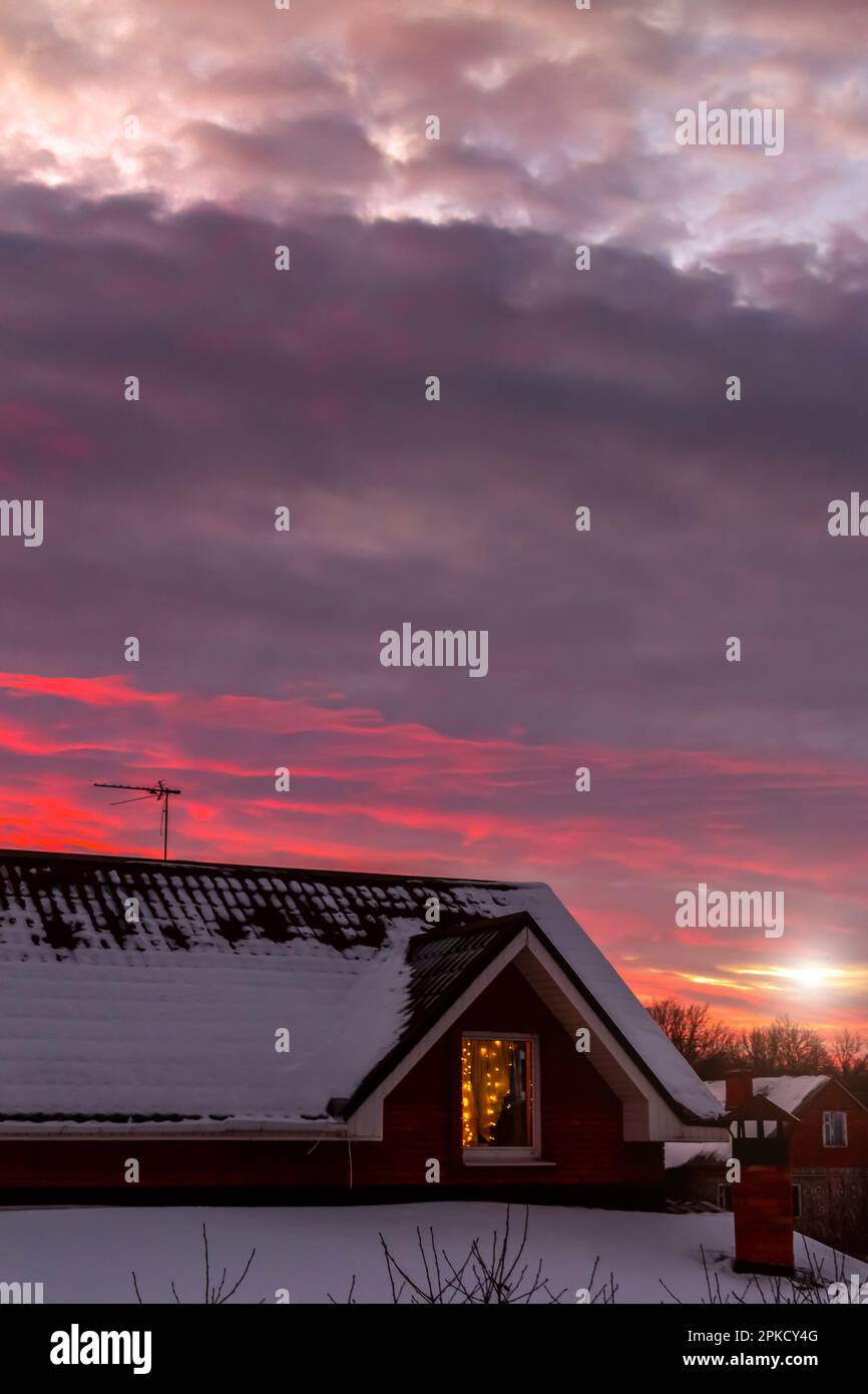 House building sunset cloud hi-res stock photography and images - Alamy
