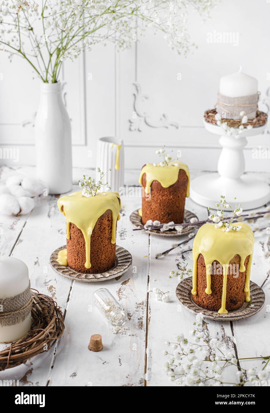 Close up glazed easter cakes hi-res stock photography and images - Alamy