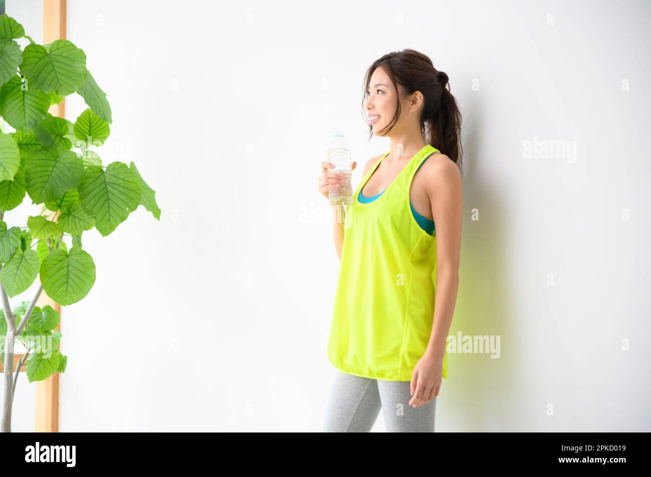 Drink drinking bottle bottled water plastic hi-res stock photography and images - Alamy