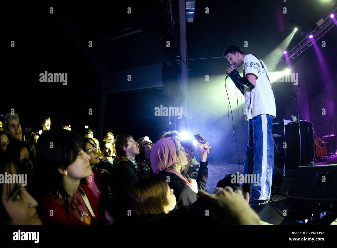 Thx4crying concert hi-res stock photography and images - Alamy