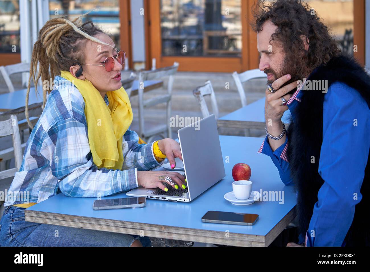 Beautiful young people table hi-res stock photography and images - Alamy